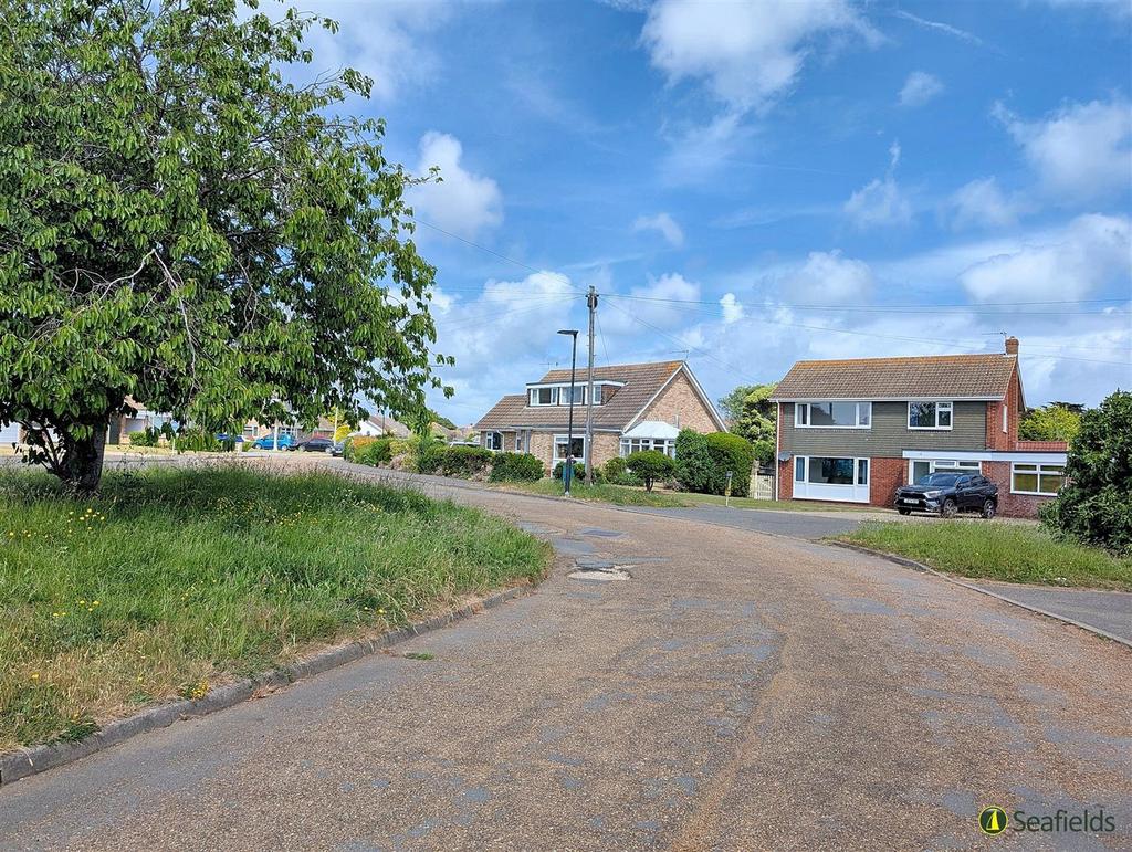 Paddock Drive, Bembridge, PO35 5TL 5 bed detached house for sale - £625,000
