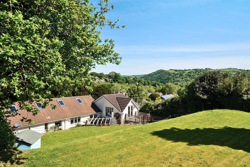 Village Road, Christow, Exeter 6 bed detached house for sale - £850,000
