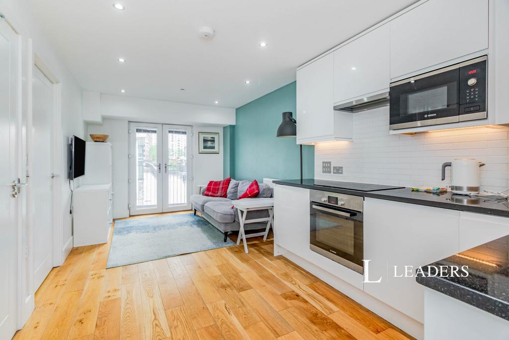 Sutton Court Road, Sutton 1 bed apartment - £1,300 pcm (£300 pw)