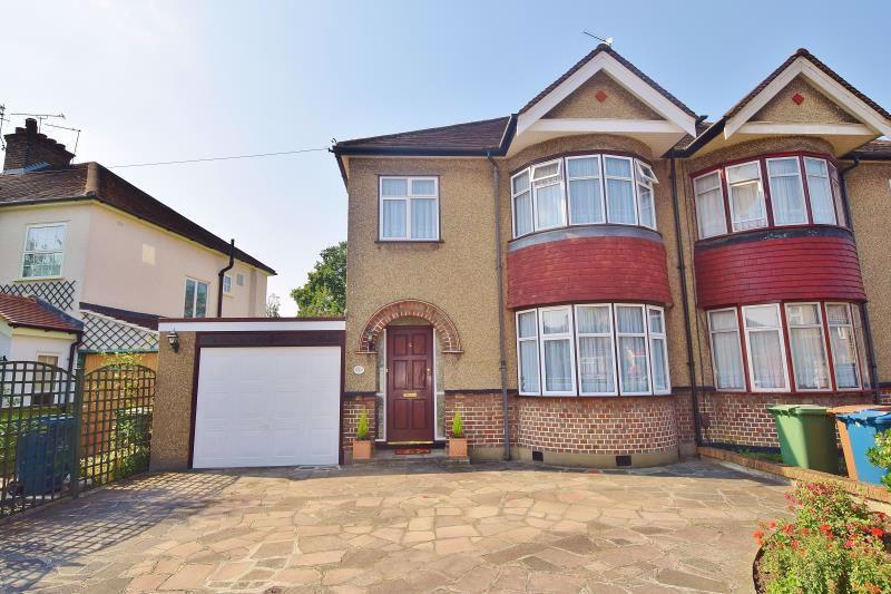 Romney Drive, Harrow 3 bed semi-detached house to rent - £2,600 pcm (£ ...