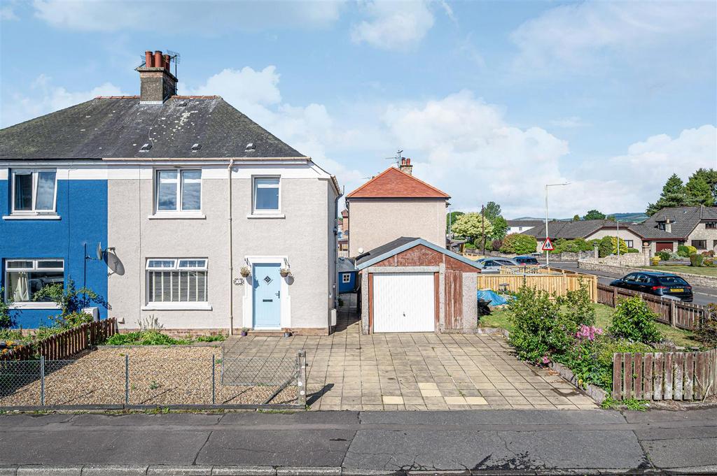 2 Alexander Drive, Kinross 3 bed semi-detached house - £190,000
