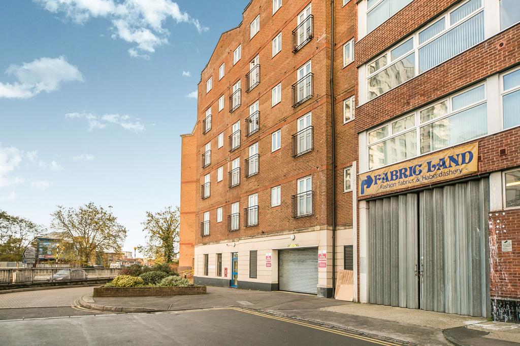 The Picture House, Cheapside... 2 bed flat to rent - £1,550 pcm (£358 pw)