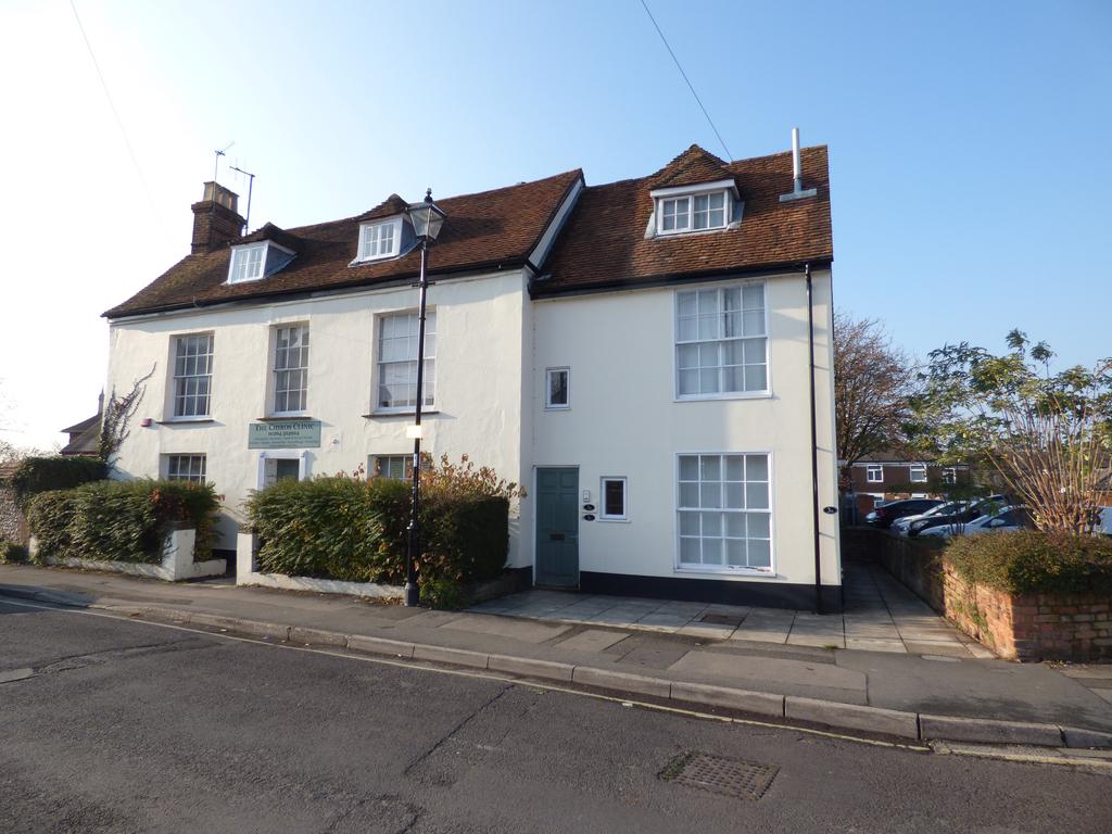 Church Close, Andover SP10 2 bed duplex - £1,095 pcm (£253 pw)