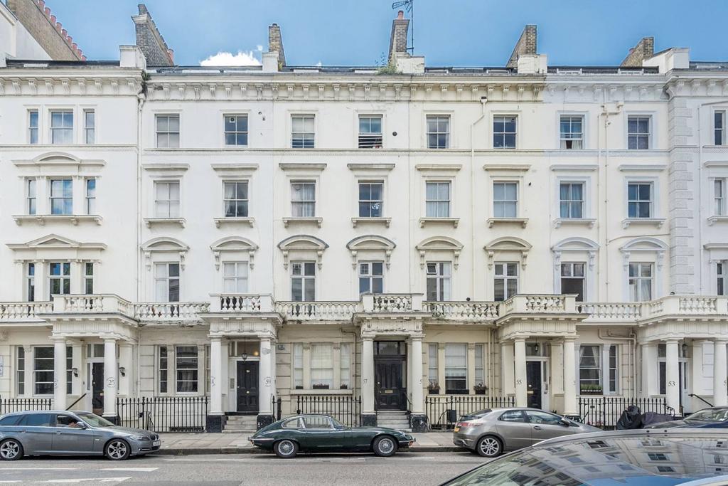 .St George's Drive, SW1, Victoria... 2 bed flat to rent - £2,579 pcm (£ ...