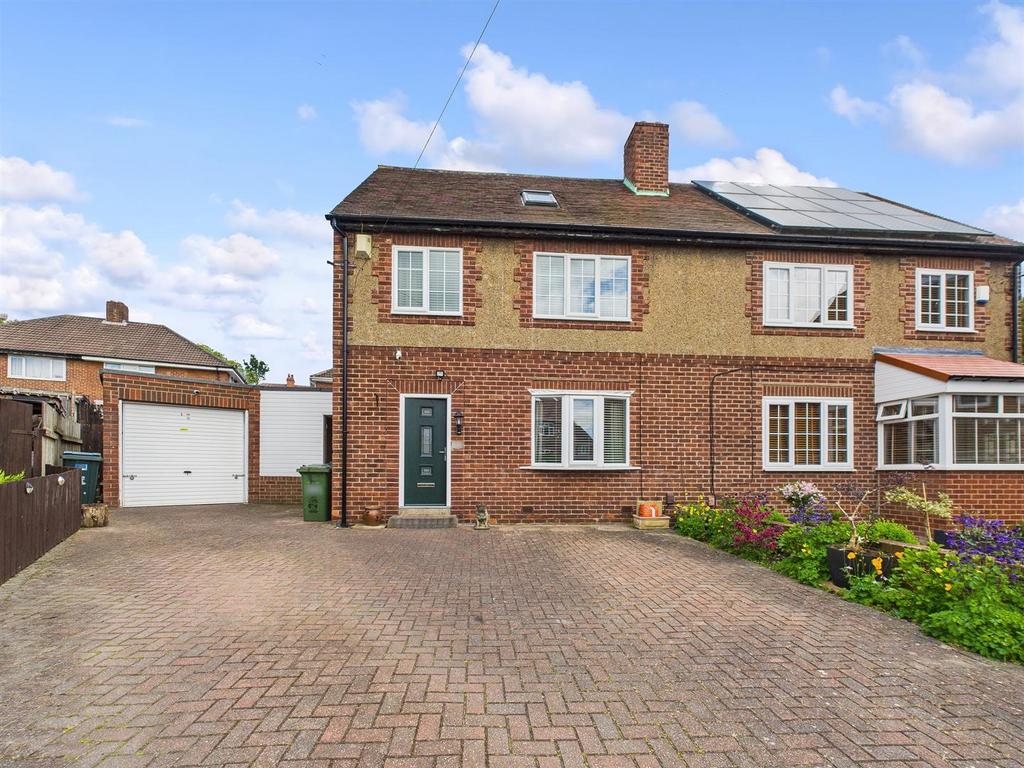 Calderwood Crescent, Gateshead NE9 3 bed semi-detached house - £265,000