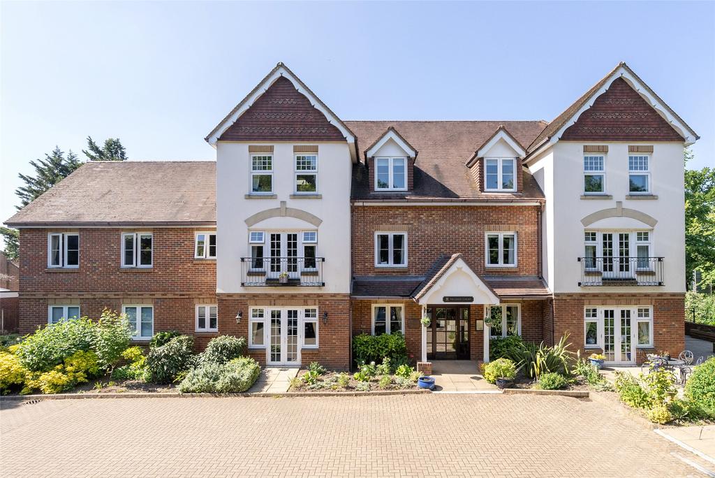 Epsom Road, Leatherhead, Surrey, KT22 2 bed apartment for sale - £325,000