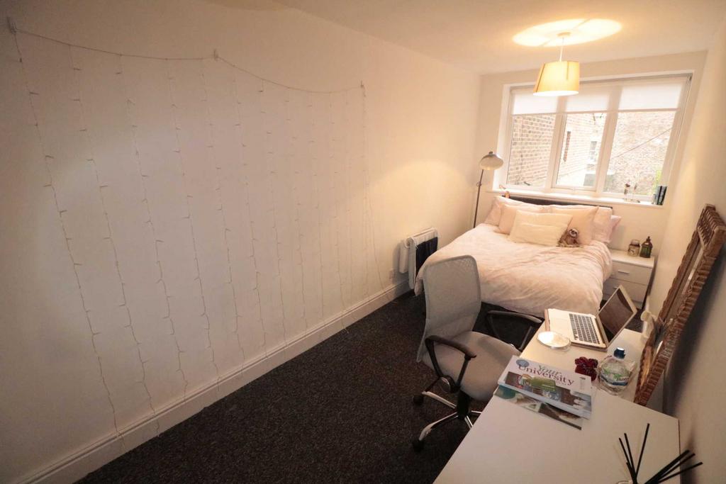 Huskisson Street, Liverpool... 3 bed apartment - £600 pcm (£138 pw)