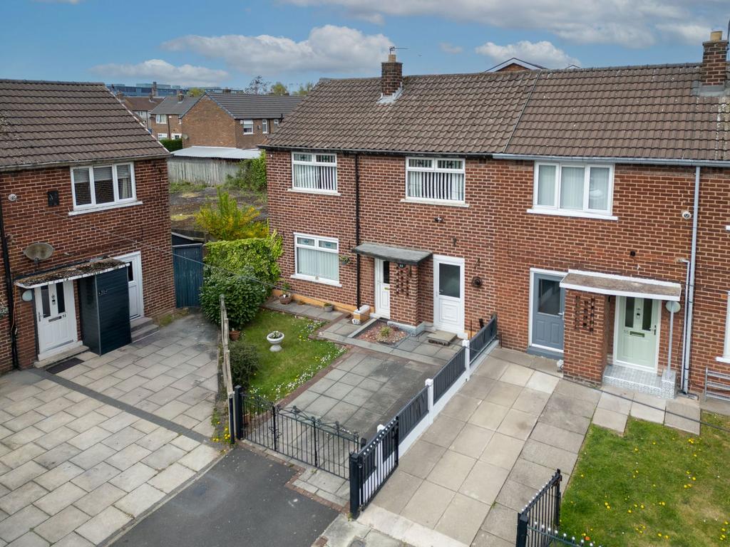 Abbey Road, Widnes, WA8 8AW 3 bed end of terrace house - £150,000