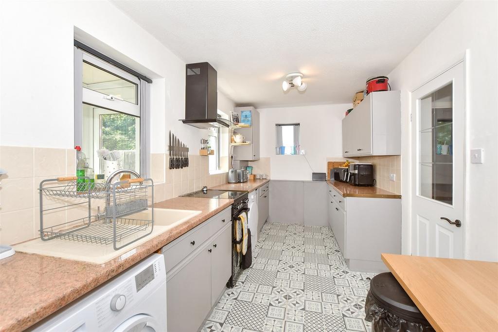 Adelaide Road, Eythorne, Dover, Kent 3 bed semi-detached house for sale ...