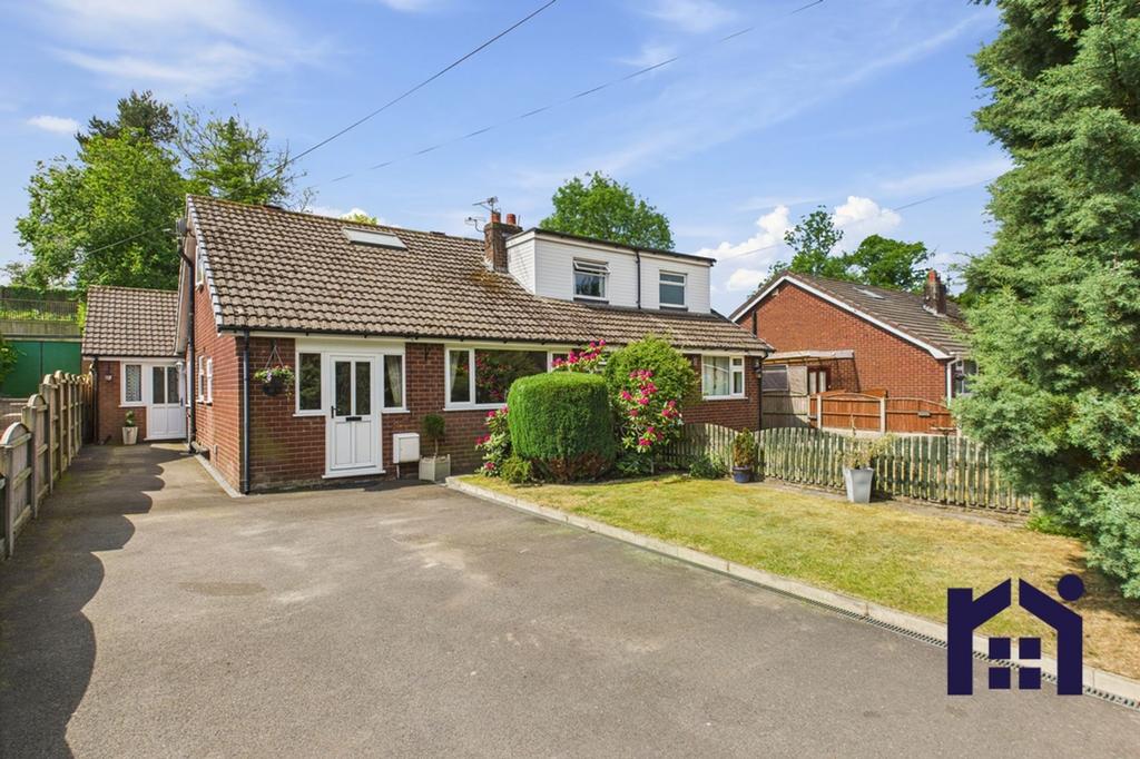 Whalley Road, Heskin, PR7 5NY 3 bed semi-detached house - £275,000