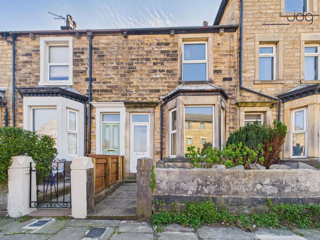 Willow Lane | generous proportions... 2 bed terraced house for sale - £ ...