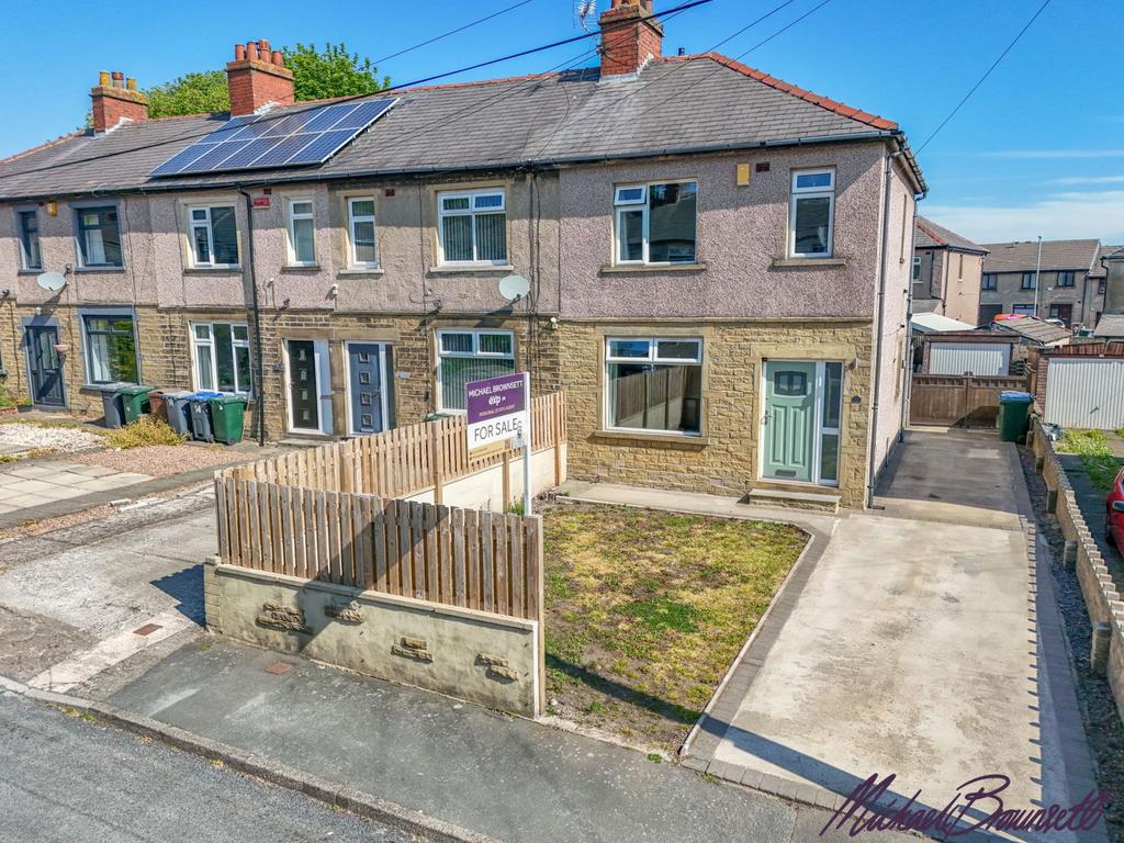 Beacon Grove, Bradford BD6 3 bed end of terrace house - £179,995