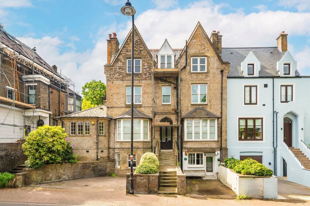 Hampstead Lane, London N6 3 bed flat for sale - £2,150,000