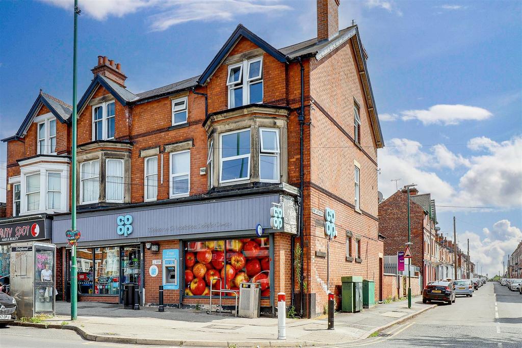 Sneinton Dale, Sneinton NG2 3 bed flat for sale - £110,000