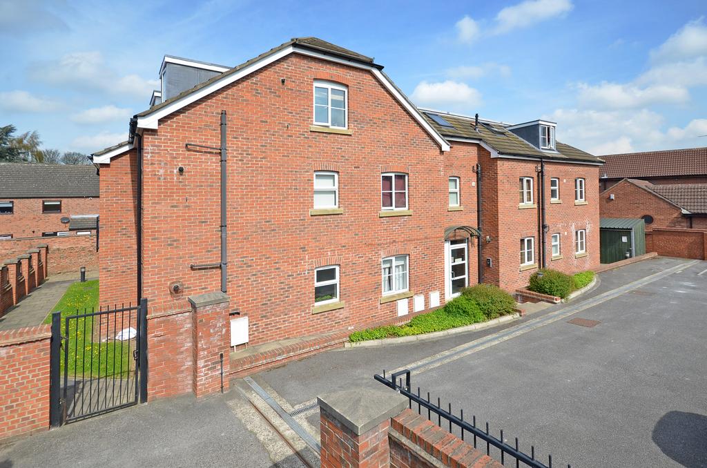 Jacobs Court, Clifton, York, YO30 1 bed flat - £900 pcm (£208 pw)