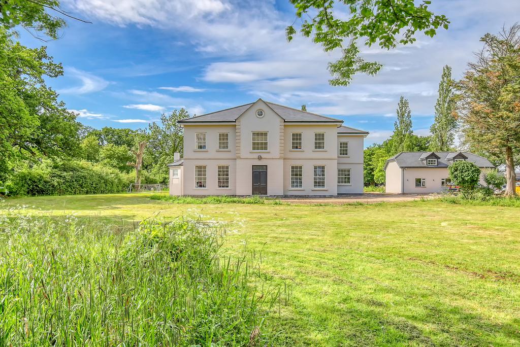Bambers Green, Takeley, CM22 6 bed detached house - £6,500 pcm (£1,500 pw)