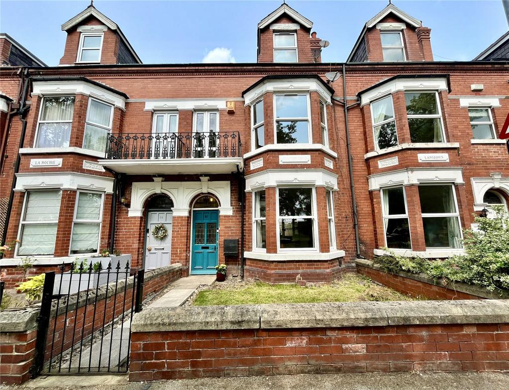 Hook Road, East Yorkshire DN14 5 bed terraced house for sale - £250,000