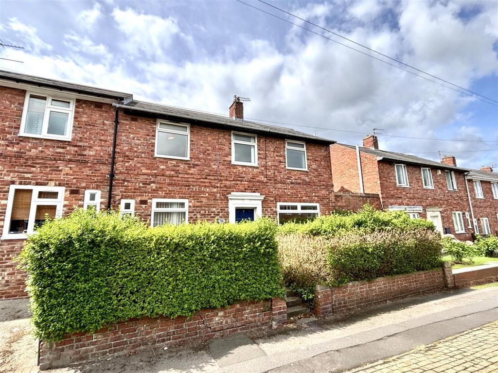 Bradford Crescent, Gilesgate, Durham 3 bed end of terrace house - £169,950