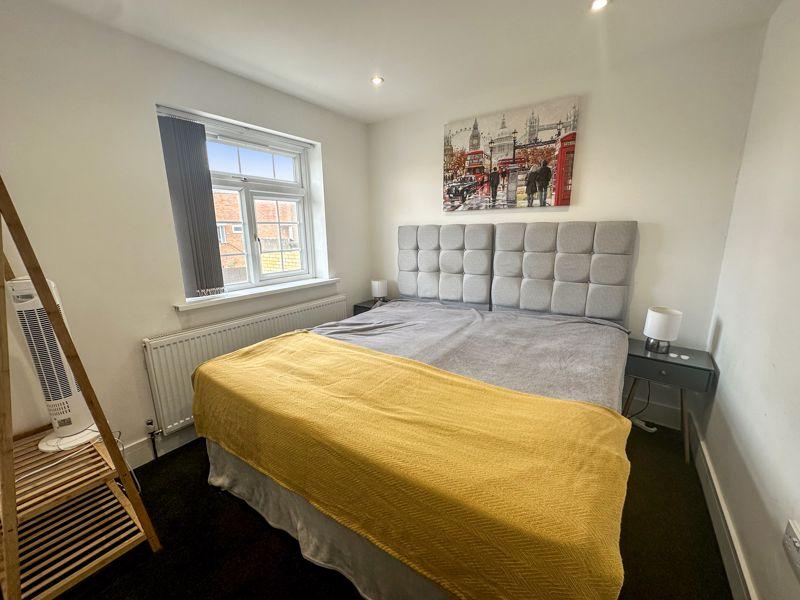 Rochfords Gardens, Slough, SL2 1 bed in a house share to rent - £725 ...