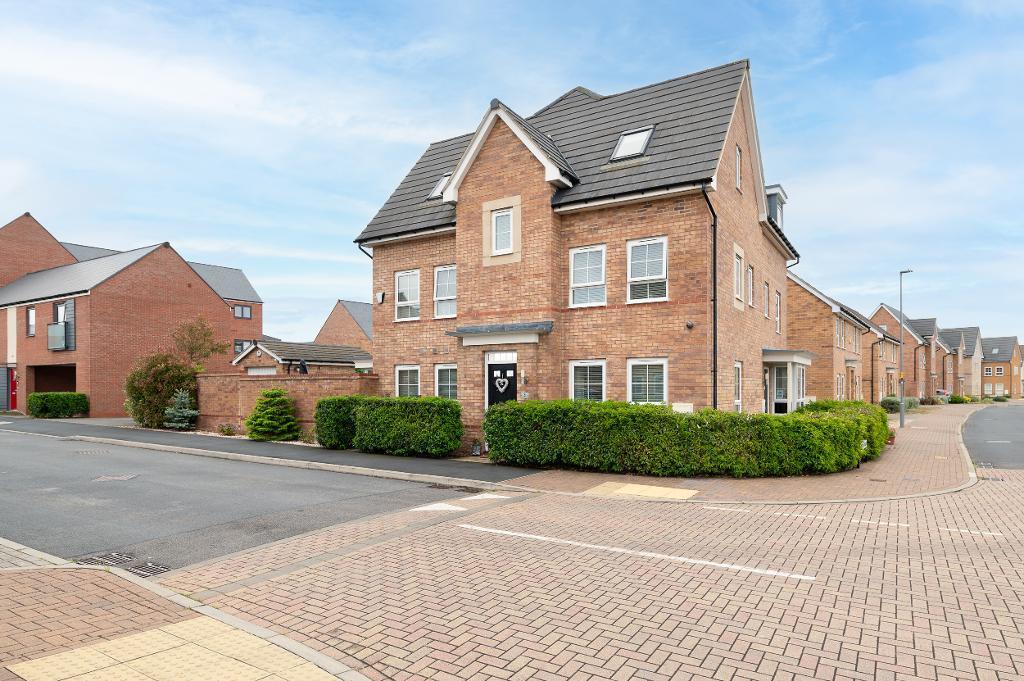Brooklands, Milton Keynes MK10 4 bed semi-detached house - £500,000