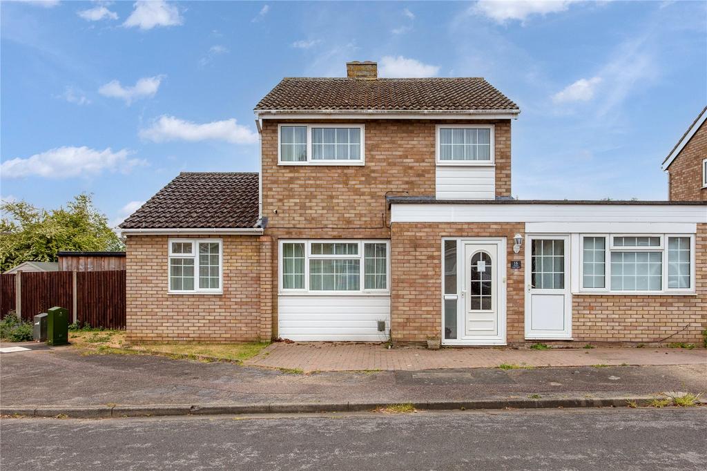 Russell Drive, Ampthill... 3 bed detached house - £2,000 pcm (£462 pw)