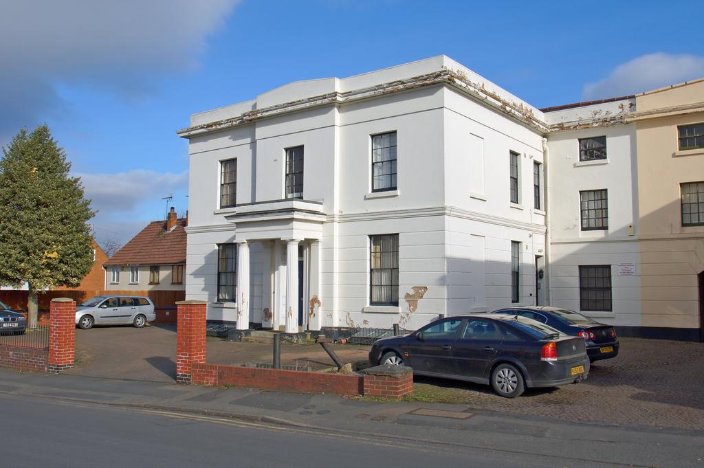 Prospect Hill, Redditch... 1 bed apartment - £600 pcm (£138 pw)
