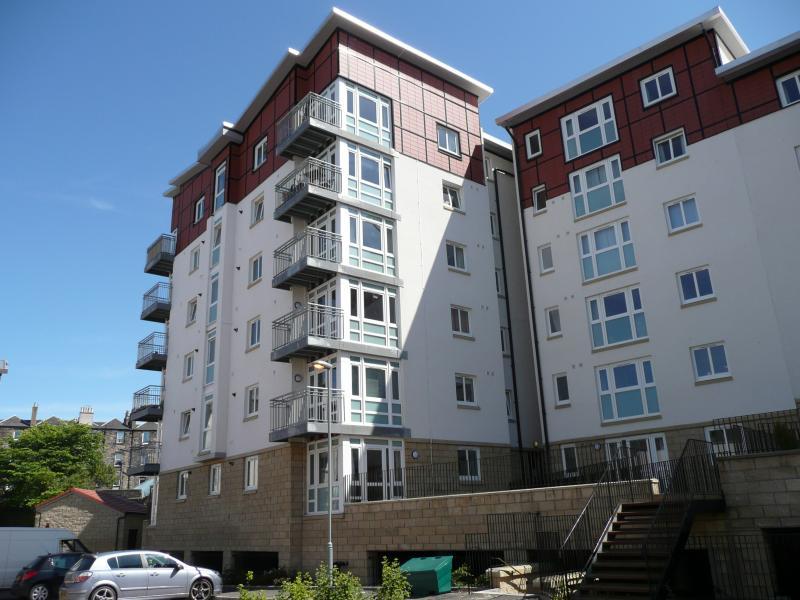 0176L – Brunswick Road, Edinburgh... 2 bed flat - £1,250 pcm (£288 pw)
