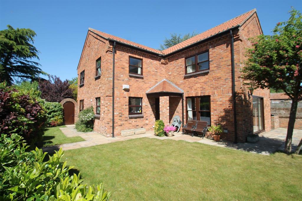 Back Lane, York YO26 4 bed detached house for sale - £685,000