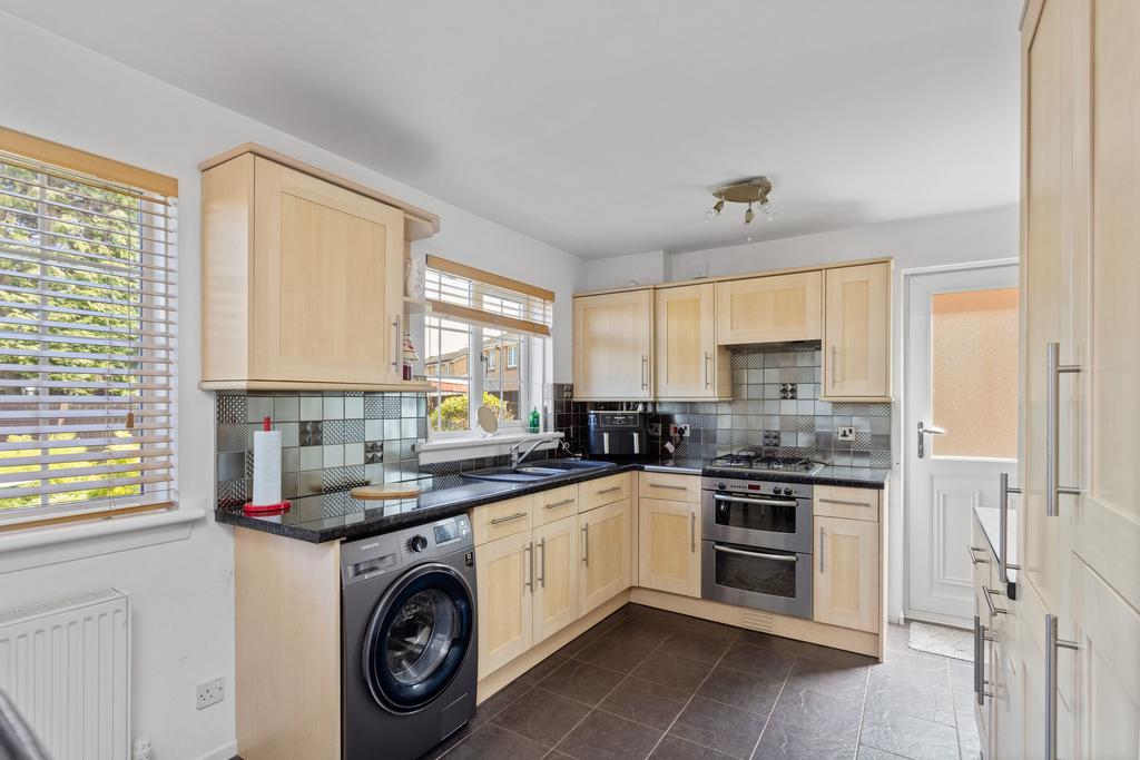 Beechwood Park, Uphall Station, EH54 3 bed detached house for sale - £ ...
