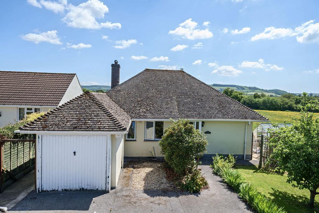 Whitford, Axminster EX13 3 bed detached bungalow for sale - £450,000