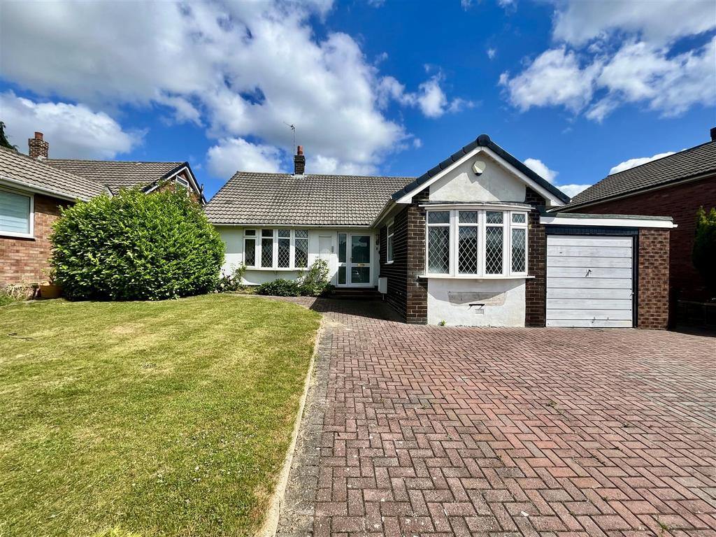 Ashlea Close, Garforth, Leeds 3 bed detached bungalow - £360,000