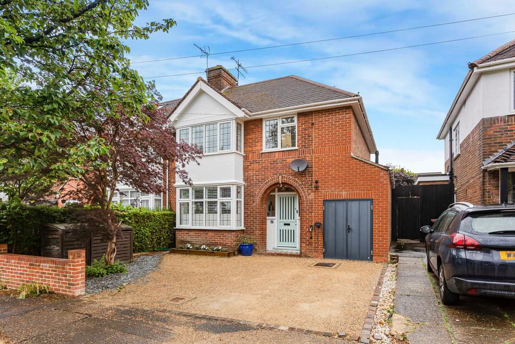 Selwyn Crescent, Hatfield, AL10 5 bed semi-detached house for sale - £ ...