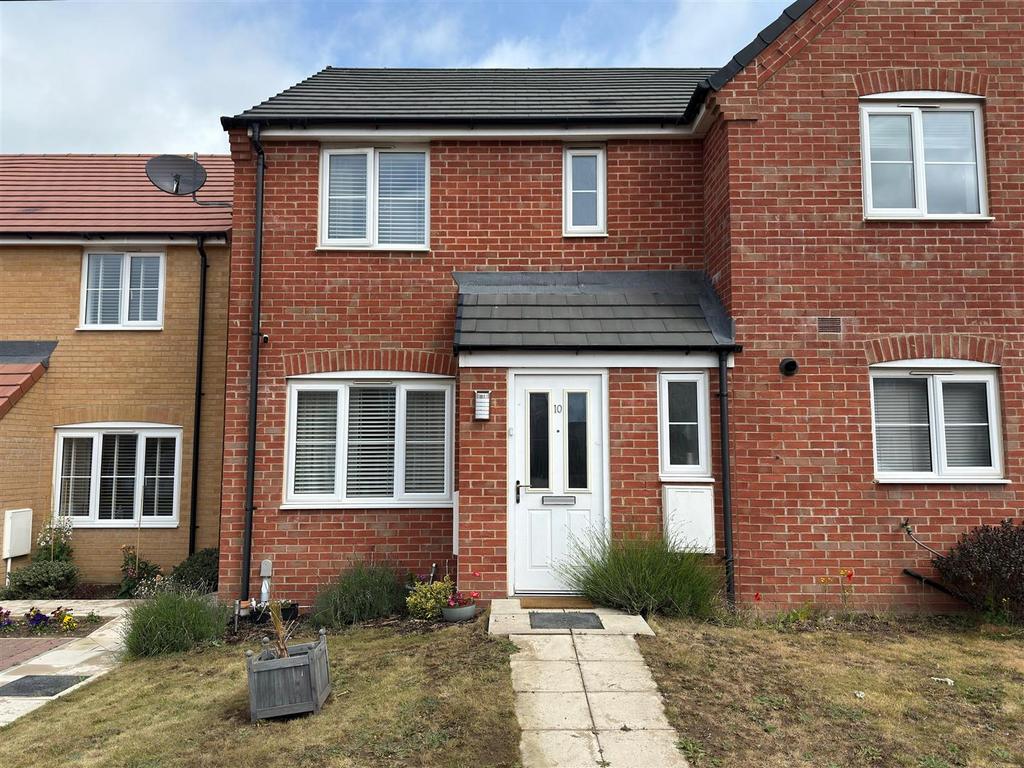 Lyncoln Drive, Oulton Broad... 3 bed semi-detached house - £210,000