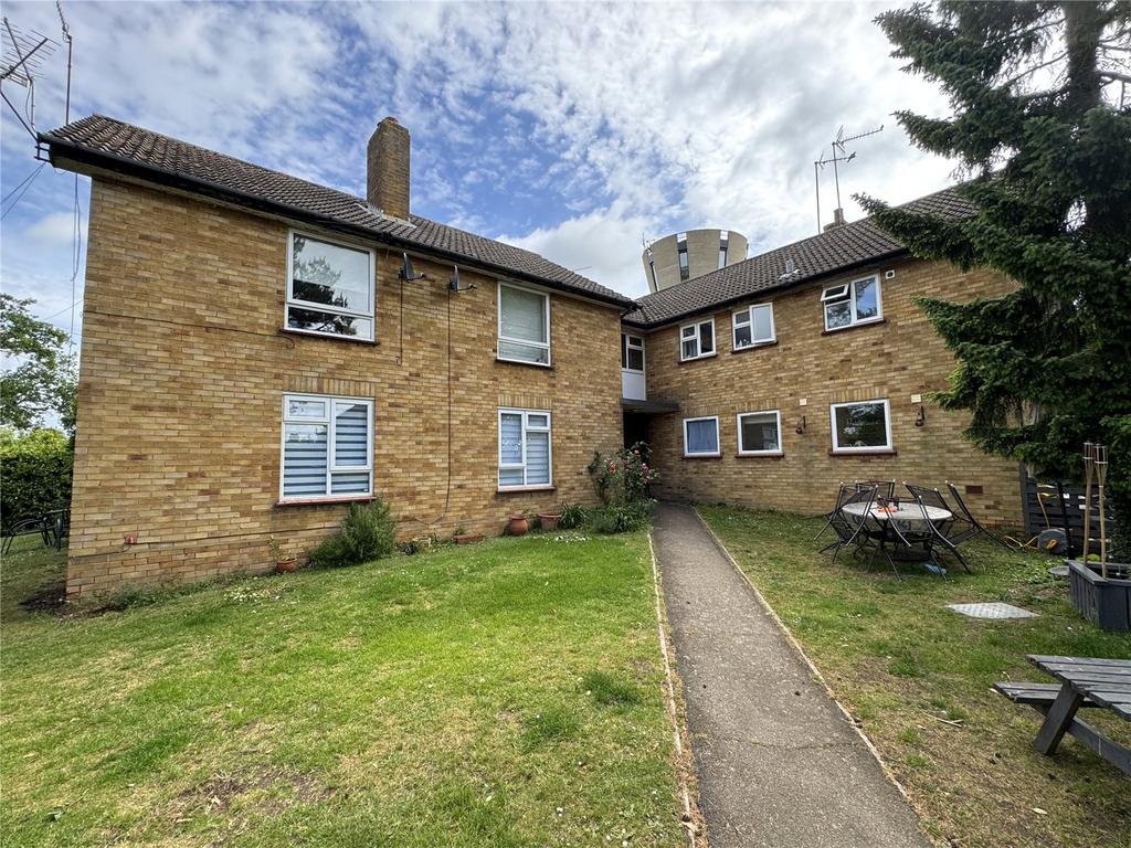 Temple Lane, Tonwell, Ware 2 bed apartment - £190,000