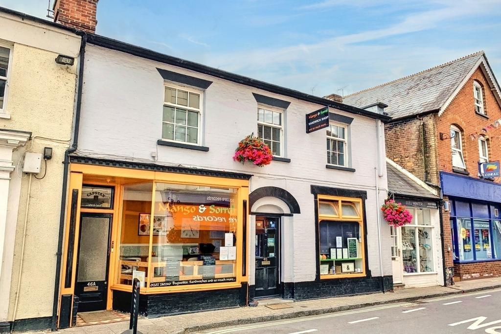 Wimborne 2 bed flat - £175,000