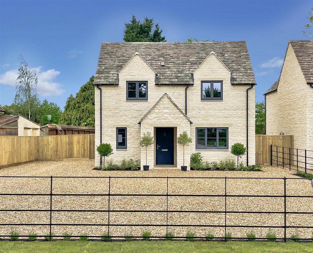 Upper Minety 4 bed detached house - £695,000