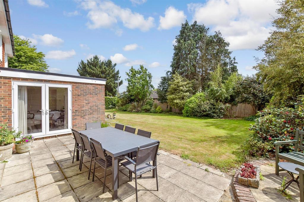 The Paddock, Lyminster... 4 bed detached house - £775,000