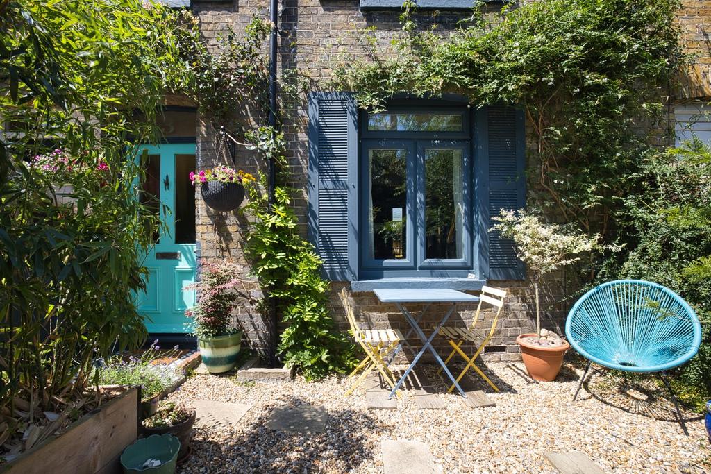 Chapel Place Lane, Ramsgate, CT11 2 bed terraced house for sale - £280,000