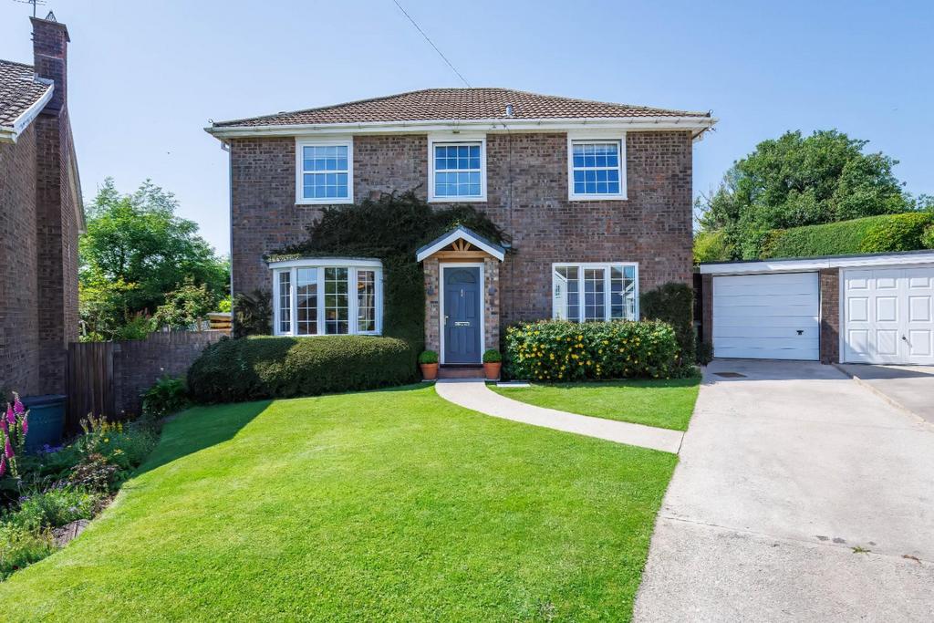 Anglia Close, Litchard, Bridgend... 4 bed detached house - £475,000