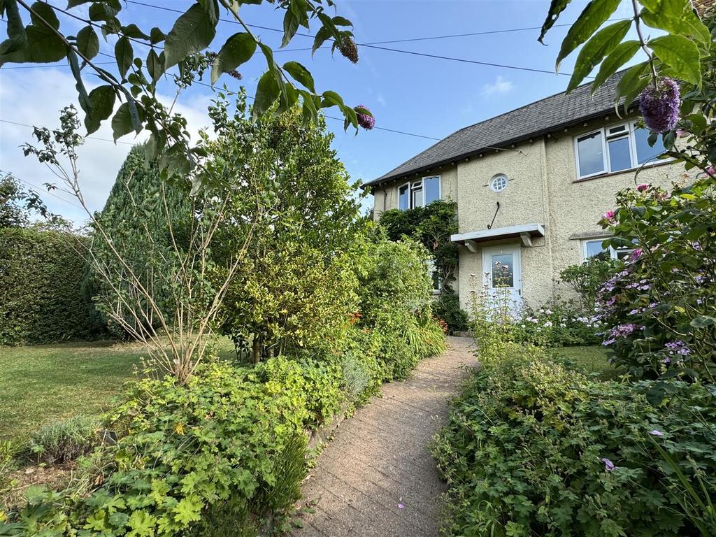 Burlescombe 3 bed semi-detached house - £320,000