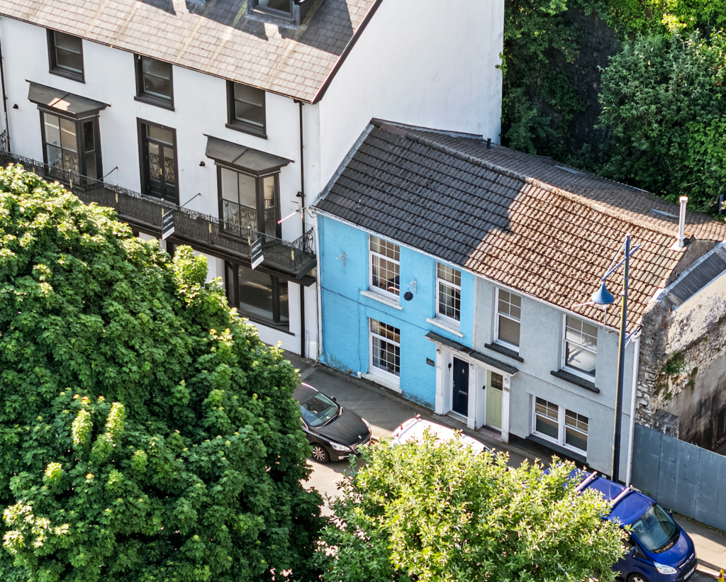 Mumbles Road, Swansea SA3 2 bed terraced house - £275,000