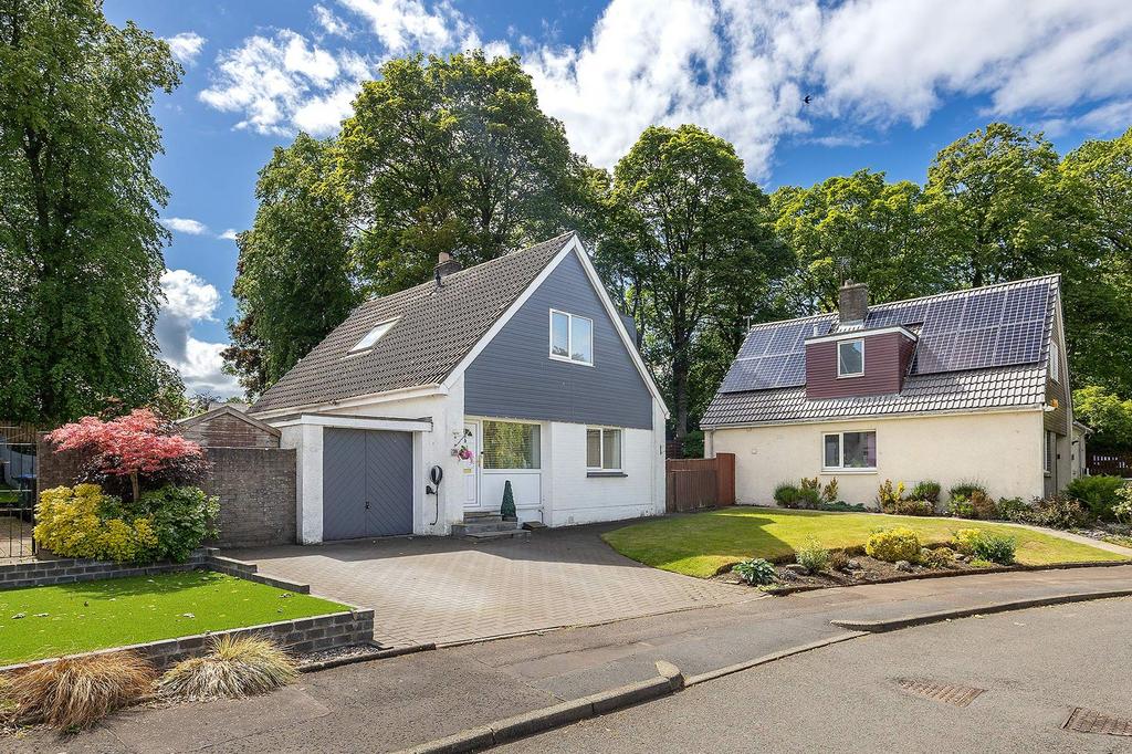 Philip Avenue, Linlithgow EH49 4 bed detached house - £445,000