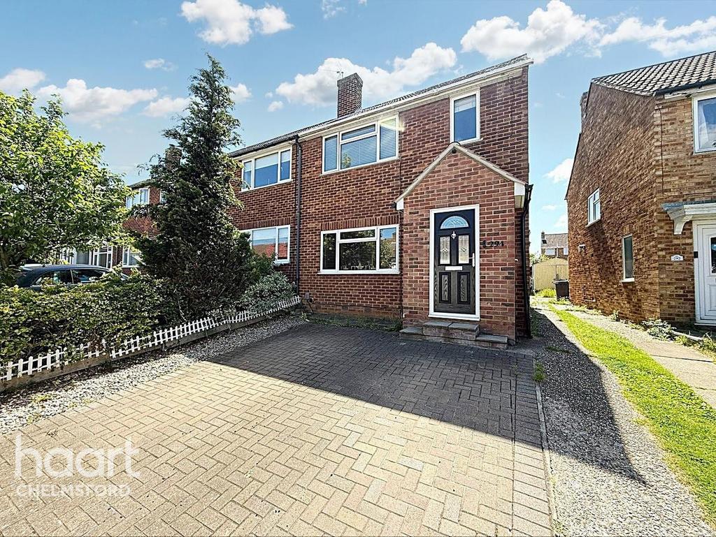 Gloucester Avenue, Chelmsford 3 bed end of terrace house - £375,000