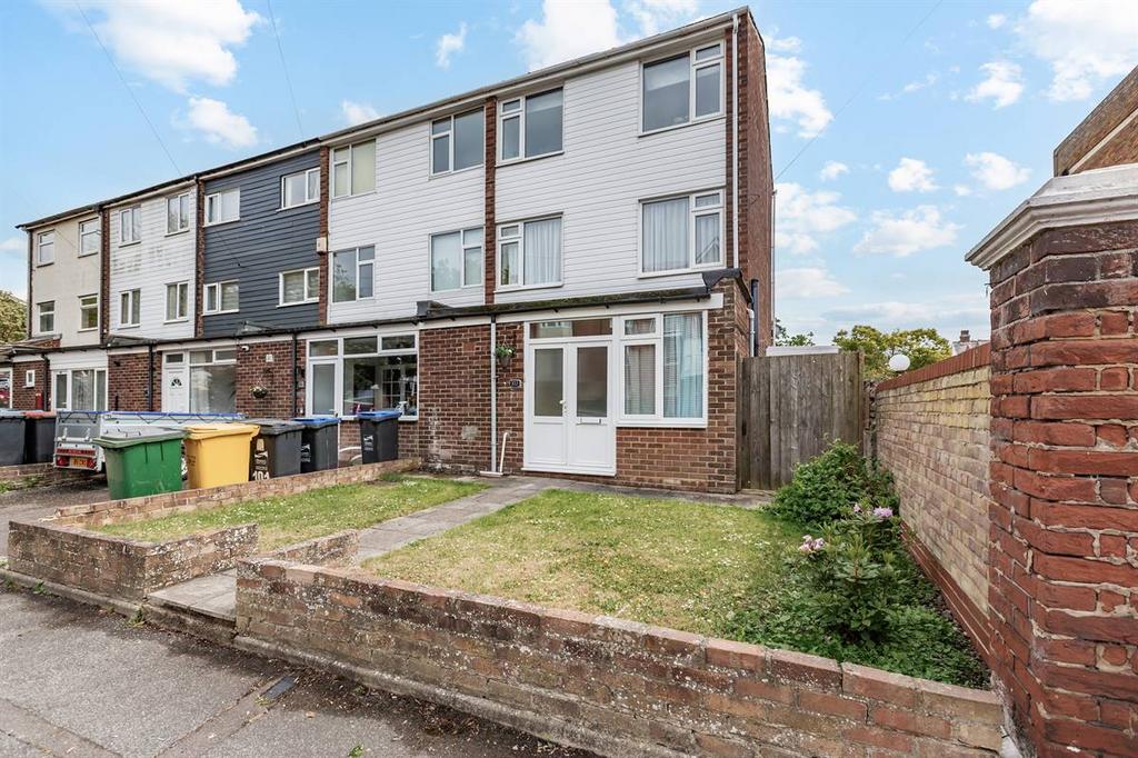 Westgate Bay Avenue, Westgate-on-Sea 4 bed semi-detached house - £335,000