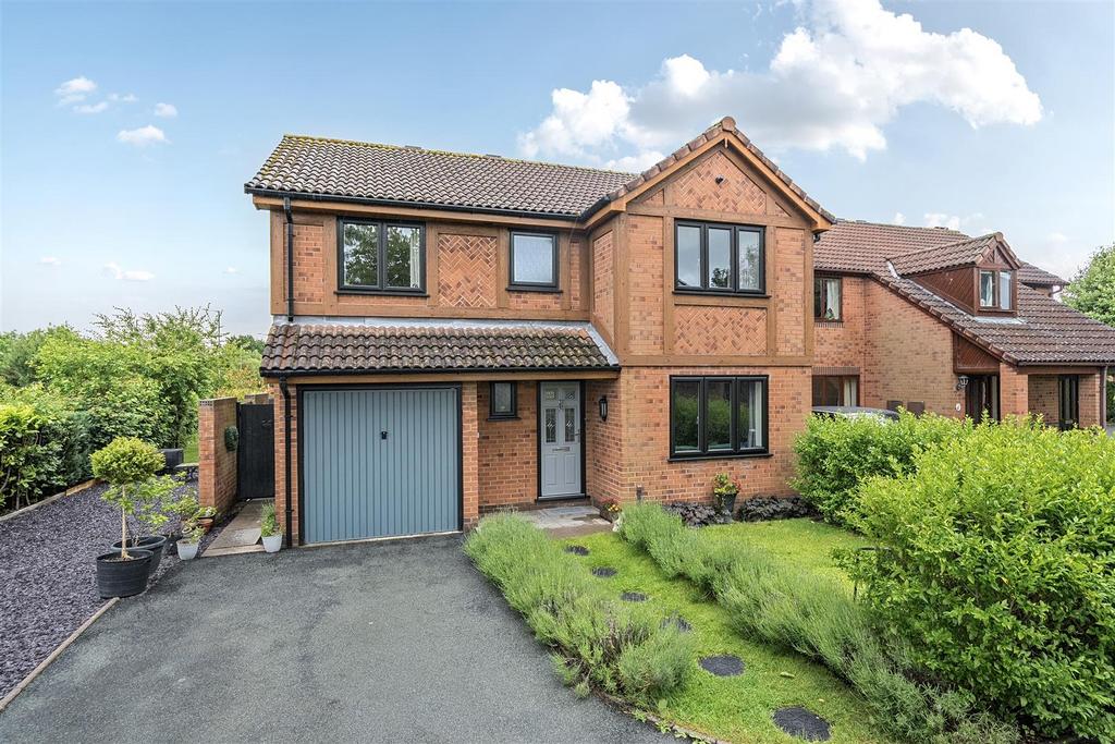 12 Katesway, Herongate, Shrewsbury... 4 bed detached house - £379,950