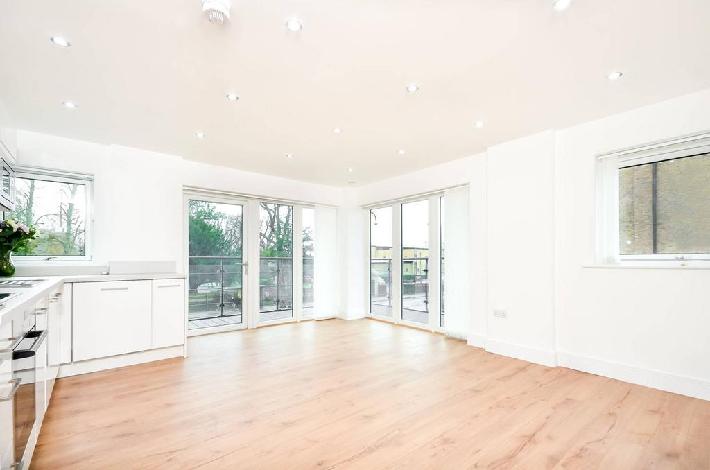 Roehampton Lane, Roehampton, London... 2 bed flat to rent - £2,500 pcm ...