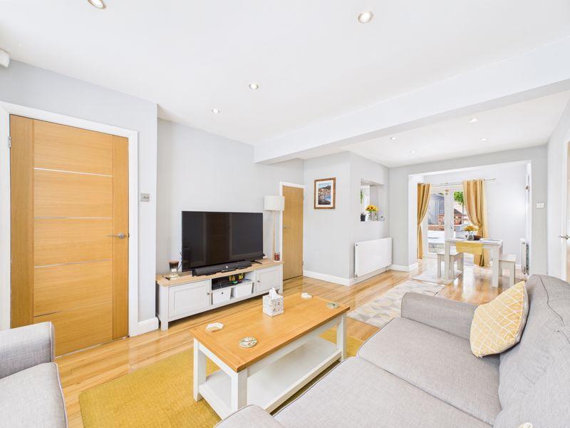 Farmway, Alkrington, Middleton... 2 bed terraced house for sale - £230,000