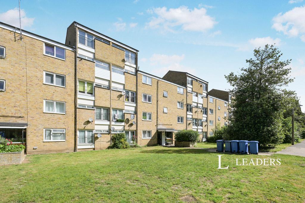 Morley Grove 2 bed flat to rent - £1,450 pcm (£335 pw)
