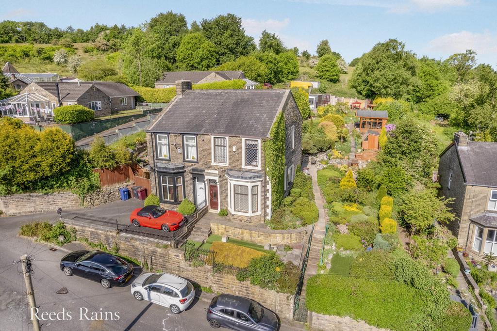 Moseley Road, Lancashire BB11 3 bed semi-detached house for sale - £230,000