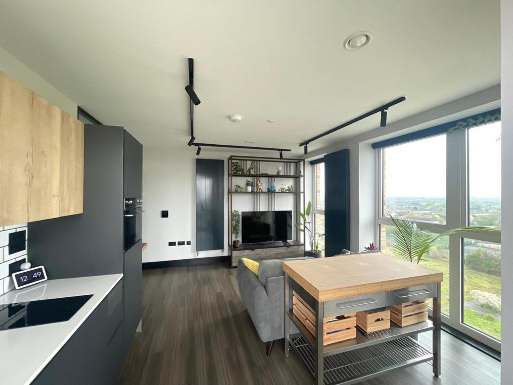 Samuelson House, Southall, UB2 1 bed apartment - £295,000